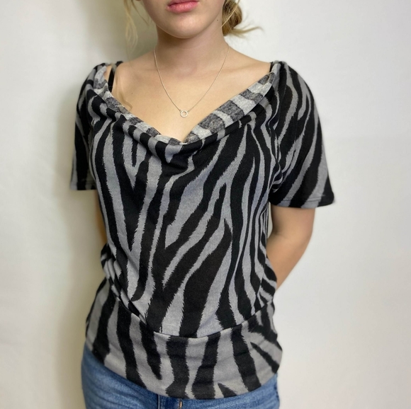 Heart Soul | Tops | New Trendy Tiger Stripe Top Wlace | Poshmark